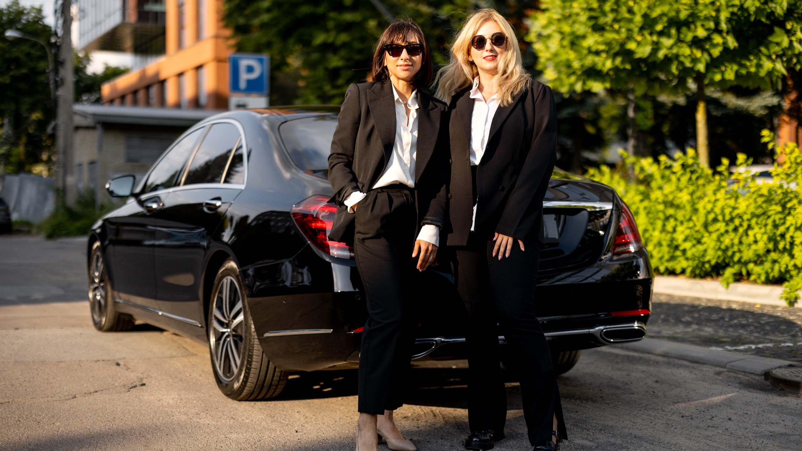 Female Chauffeur Service London - Expert Female Drivers | Mega Transfers